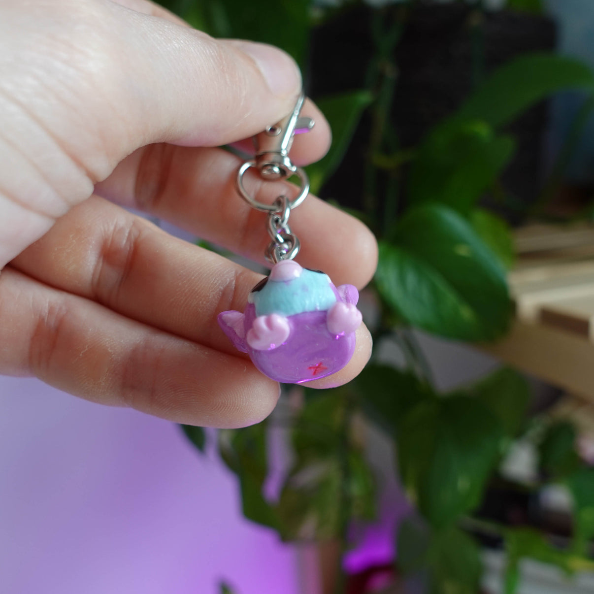 Furby Keychain – uncomfy cherry