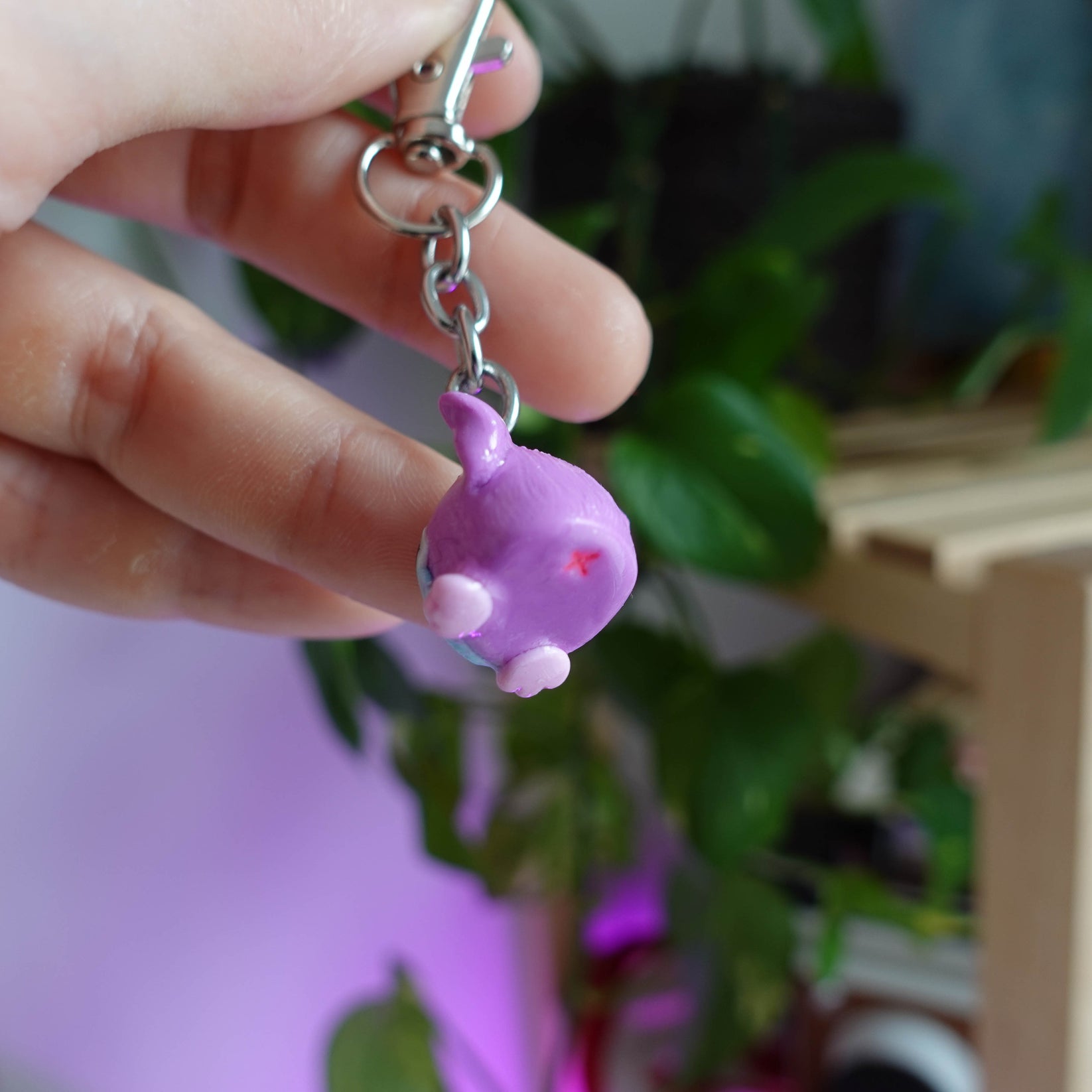 Furby Keychain – uncomfy cherry