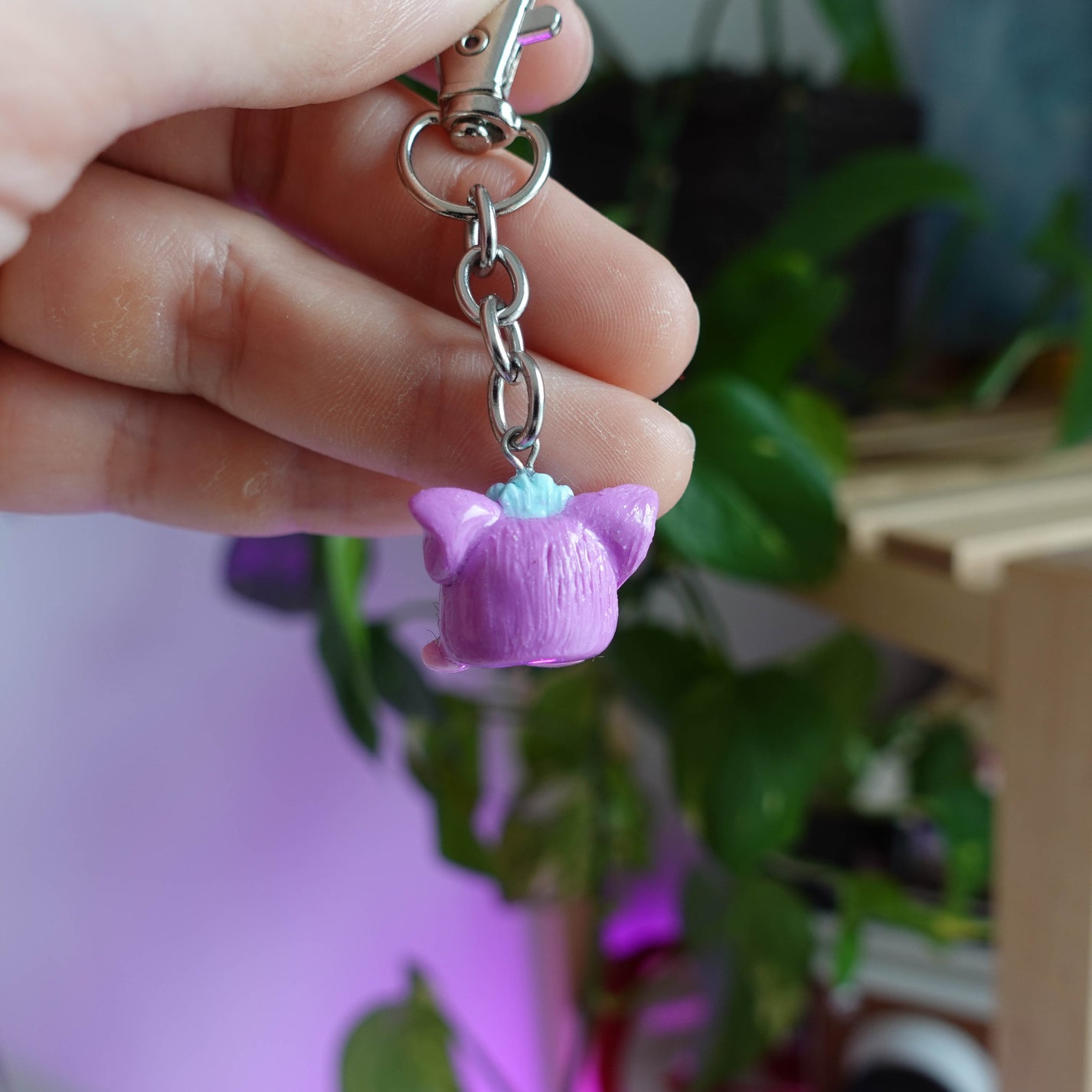 Furby Keychain – uncomfy cherry